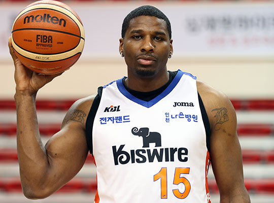 [데일리 BIG3] '핫 데뷔' 브라운, KBL 첫 경기서 34점 맹폭