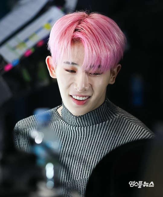 [m 포토] 몬스타엑스 원호 짐승남의 심쿵 미소