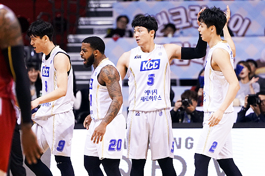 [엠스플 KBL] 4강 이끈 이정현 “외곽 수비 보완해 현대모비스전 임할 것”