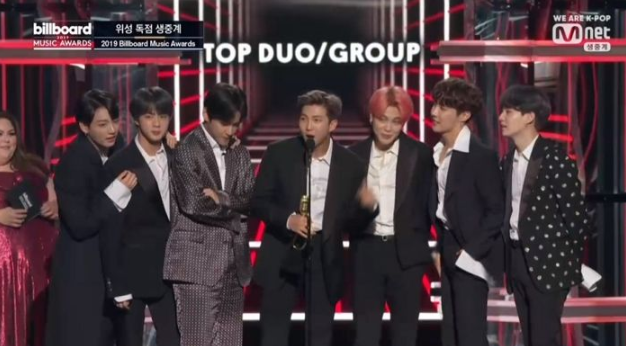 K팝 새 역사…방탄소년단 빌보드 어워즈 톱 그룹상 등 2관왕