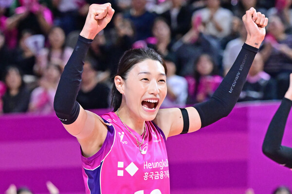 또 허수봉, 또 김연경...V리그 2R MVP...'백투백 MVP' 새 역사 [춘추 발리볼]