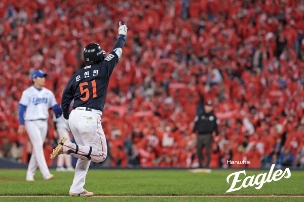 홀로 4타점 책임진 '문현빈 그는 누구인가'...5회 3점 홈런으로 19년만 KS 확률↑[스춘 PO4]