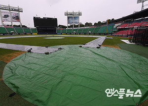 KBO의 DH 조기 편성 결정, ‘144G 사수’ 의지 담겼다 [엠스플 이슈]