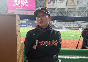 LG 염경엽 감독, 통산 600승 눈앞...KBO 역대 12번째 '명장 반열' 오른다 [춘추 이슈]